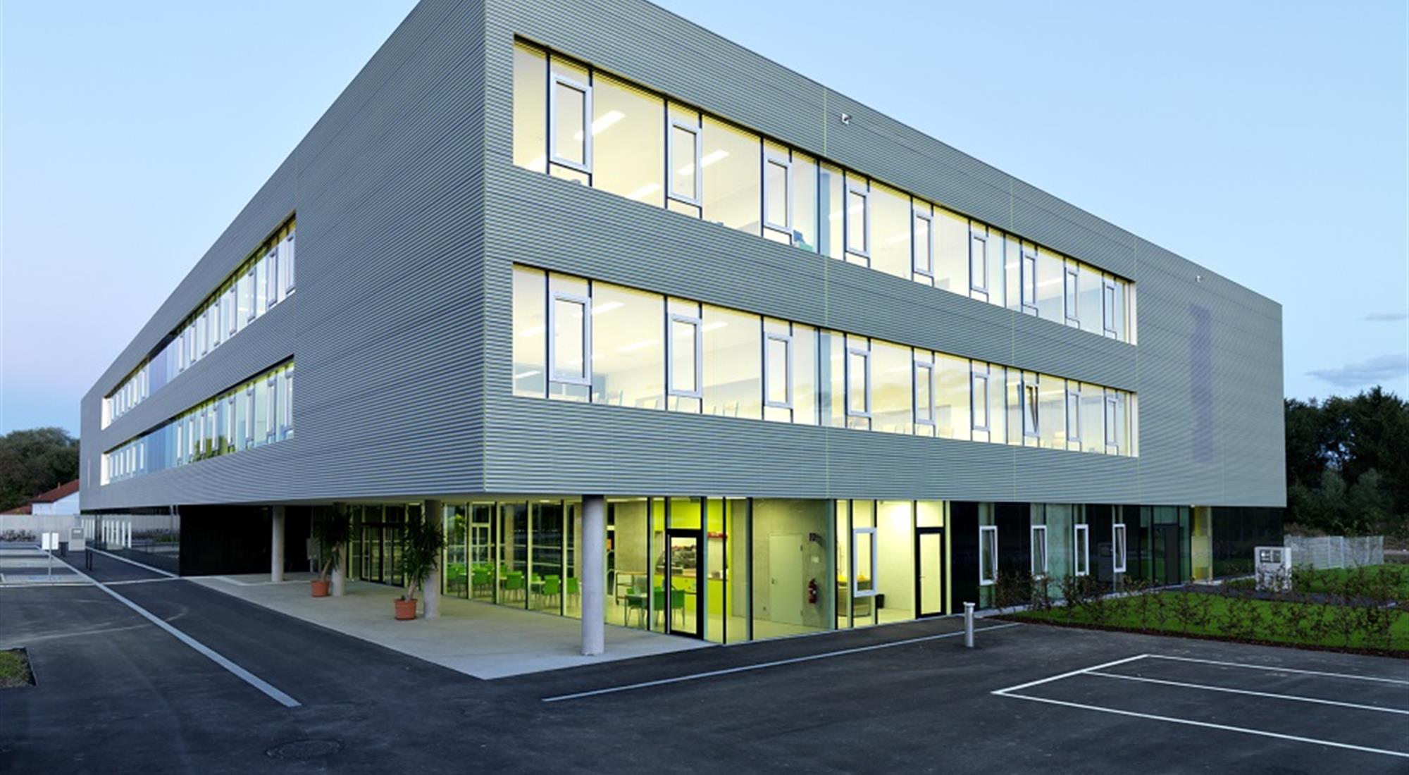 Höhere Technische Lehranstalt | AKS